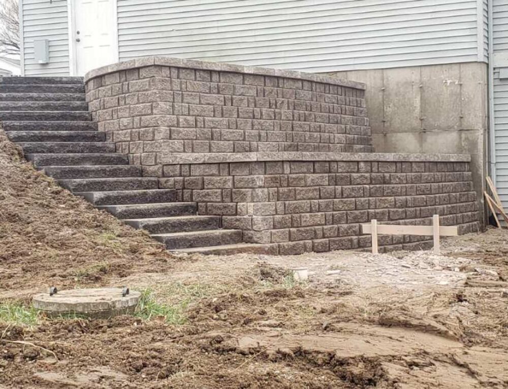 Retaining Wall with Steps - Koch Kuts