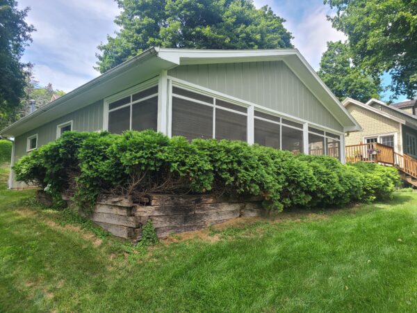 Burlington's Retaining Wall Makeover - Koch Kuts
